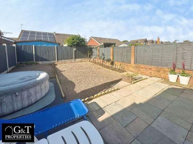 2 bed house for sale