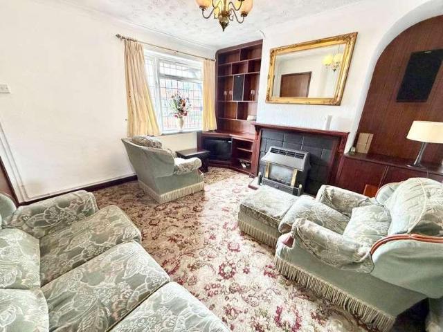 2 bed house for sale