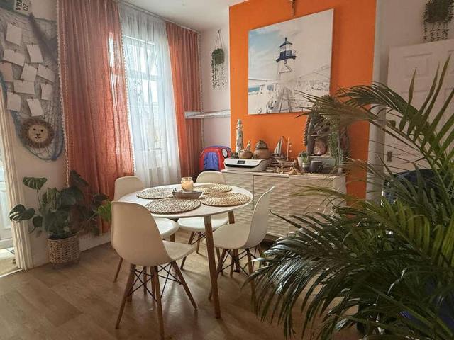 2 bed house for sale