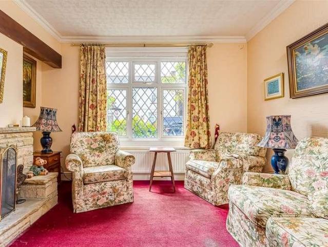 2 bed house for sale