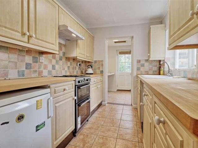 2 bed house for sale