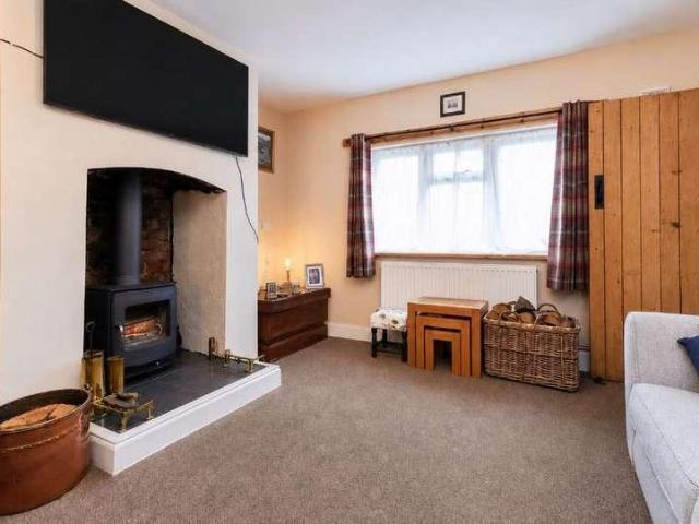2 bed house for sale