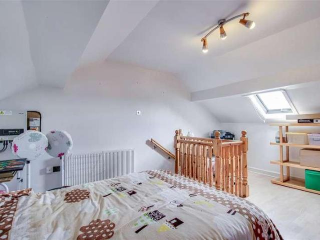 2 bed house for sale