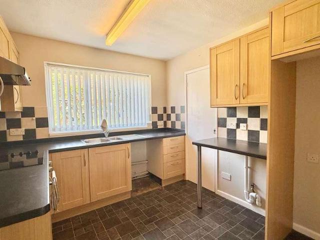2 bed house for sale