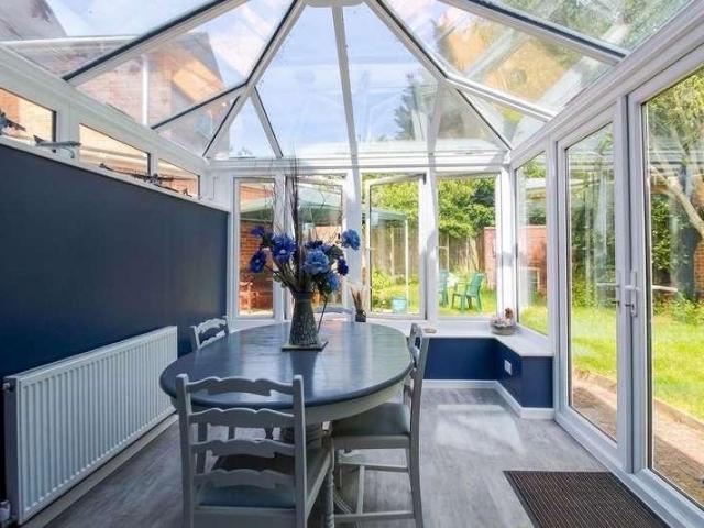 2 bed house for sale
