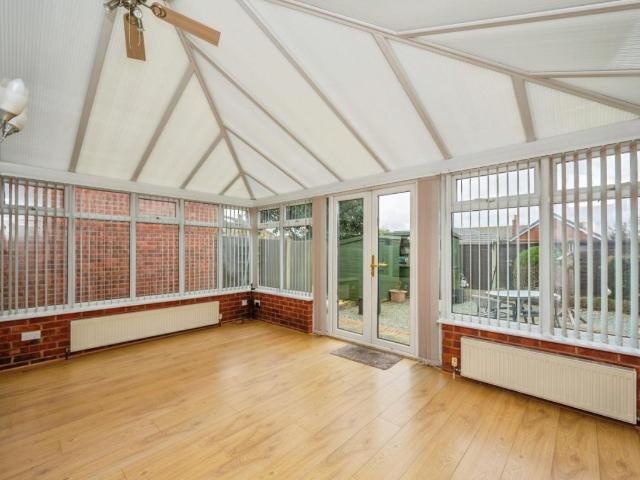 2 bed house for sale