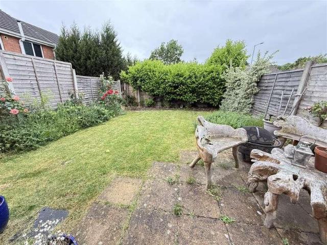 2 bed house for sale