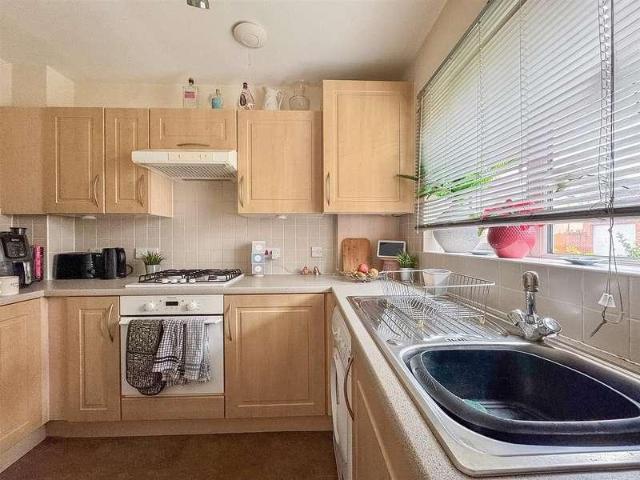 2 bed house for sale
