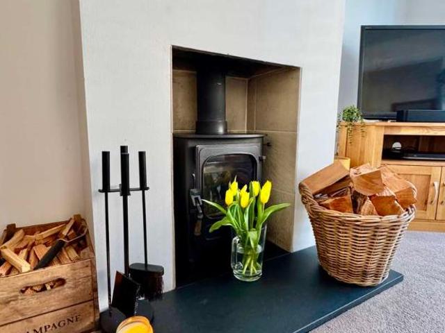 2 bed house for sale