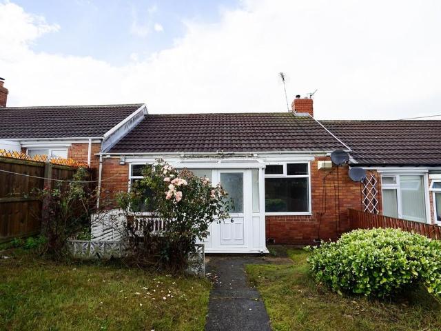 2 bed house for sale