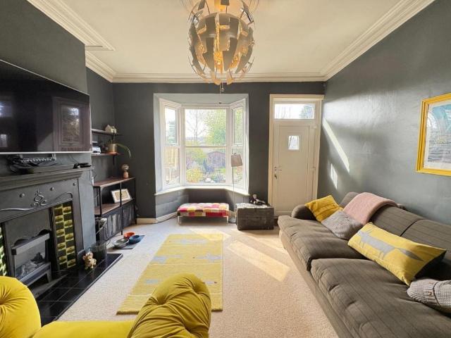 2 bed house for sale