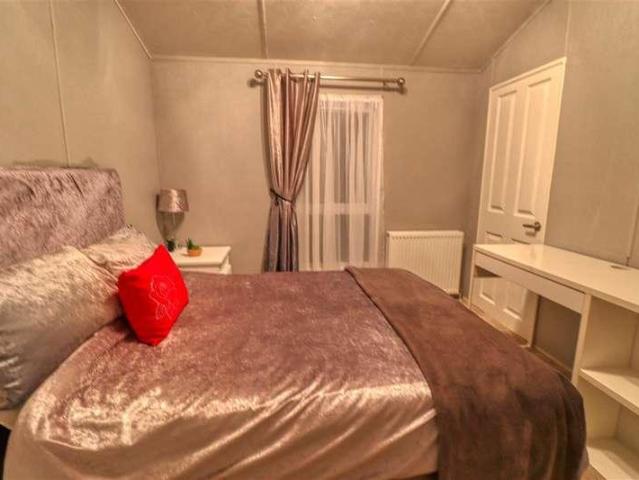 2 bed property for sale