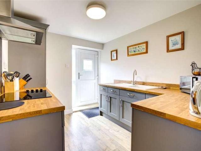 2 bed house for sale