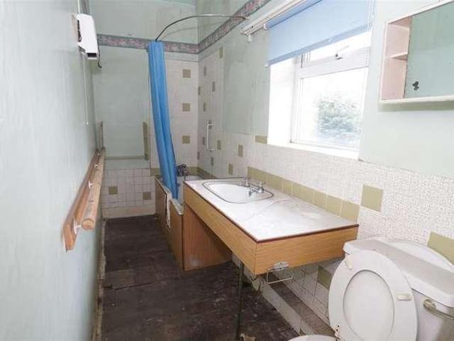 2 bed house for sale