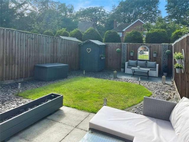 2 bed house for sale