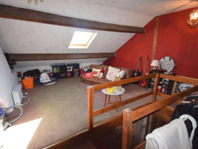 2 bed house for sale