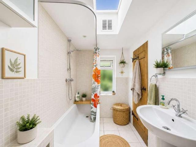 2 bed house for sale