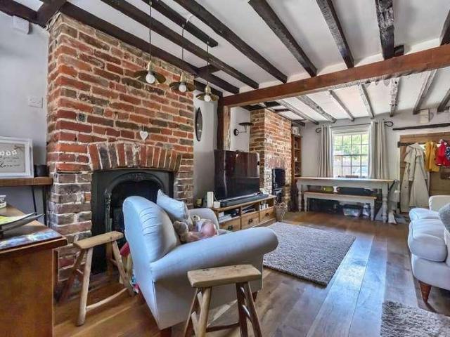 2 bed house for sale