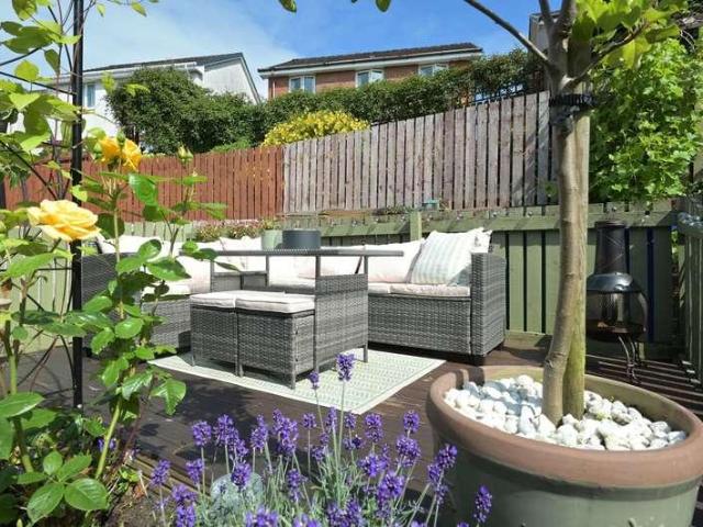 2 bed house for sale
