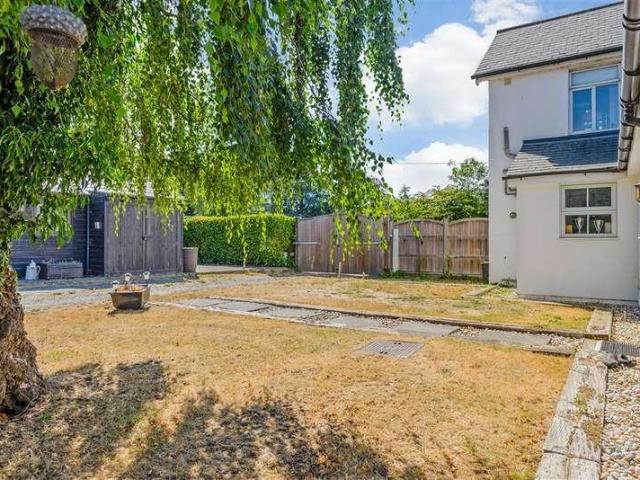 2 bed house for sale