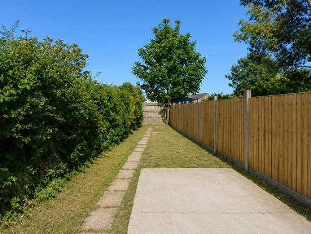 2 bed house for sale