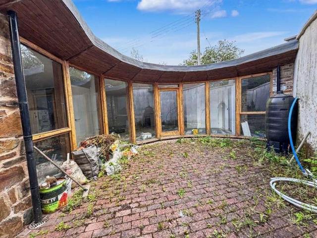 2 bed house for sale