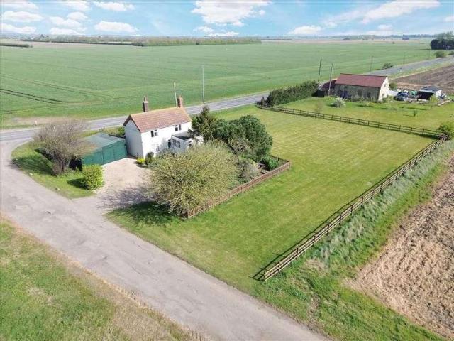 2 bed house for sale