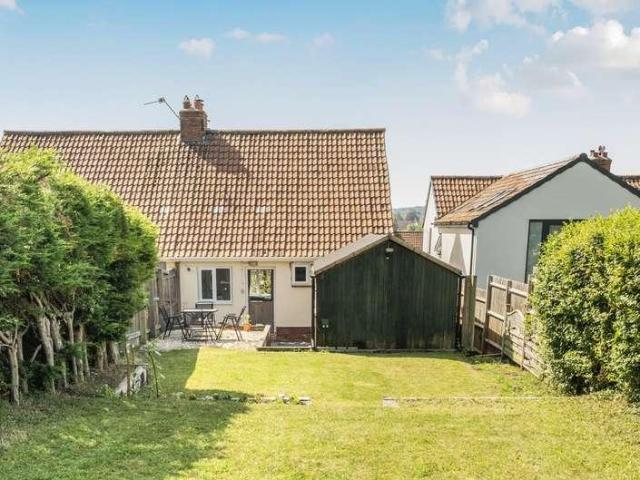 2 bed house for sale