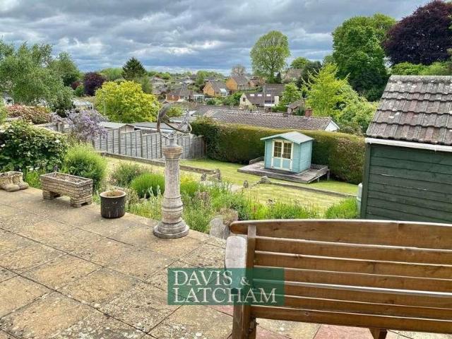 2 bed house for sale