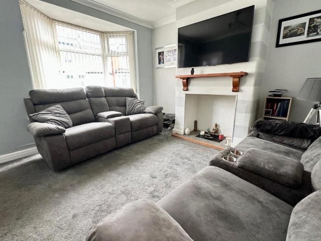 2 bed house for sale