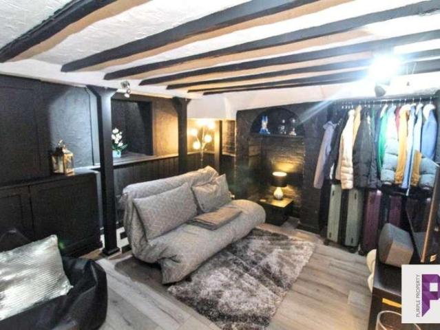 2 bed house for sale