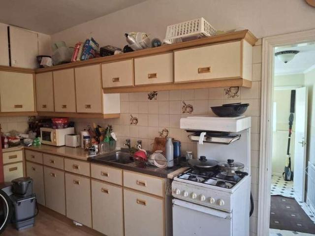 2 bed house for sale