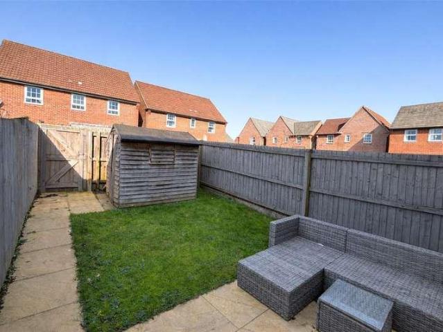 2 bed house for sale