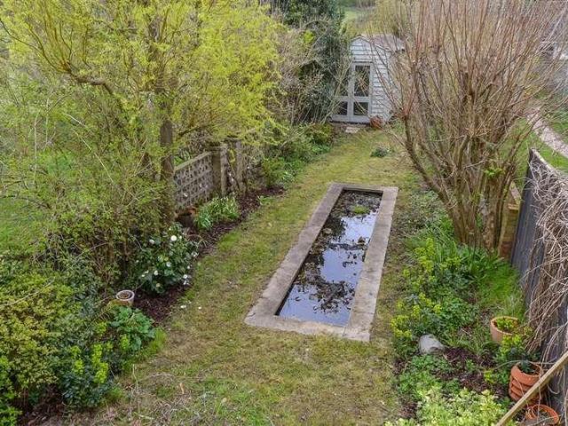2 bed house for sale