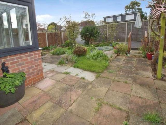 2 bed house for sale