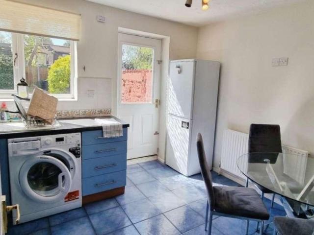 2 bed house for sale