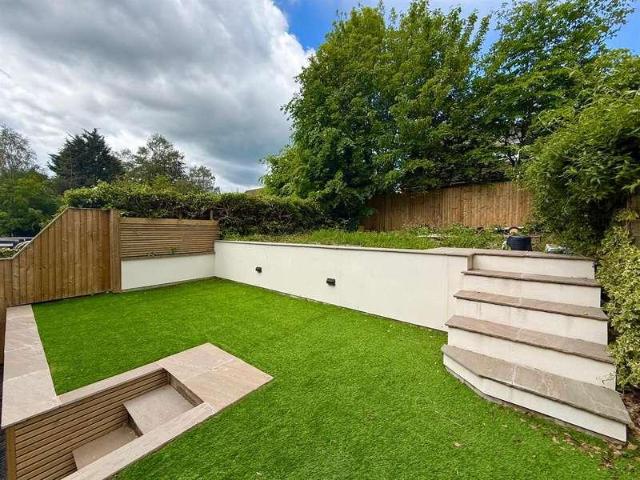2 bed house for sale