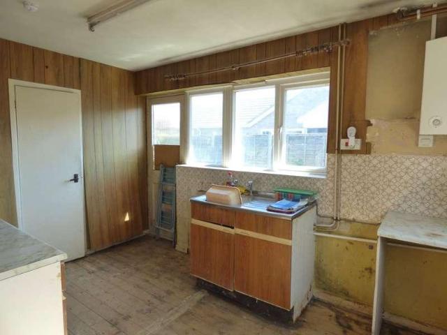 2 bed house for sale
