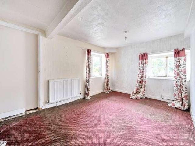 2 bed house for sale