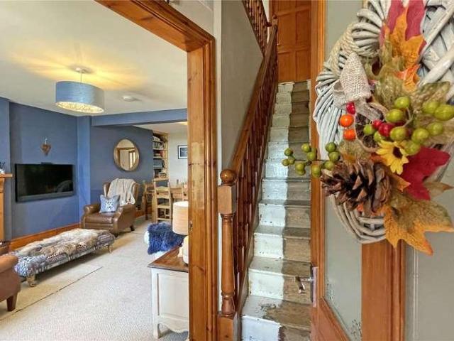 2 bed house for sale