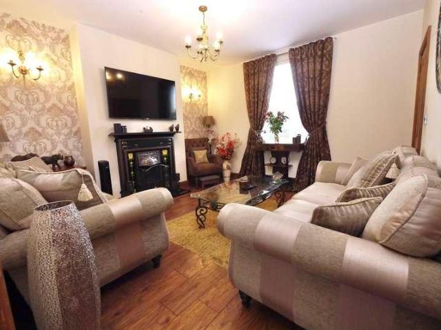 2 bed house for sale