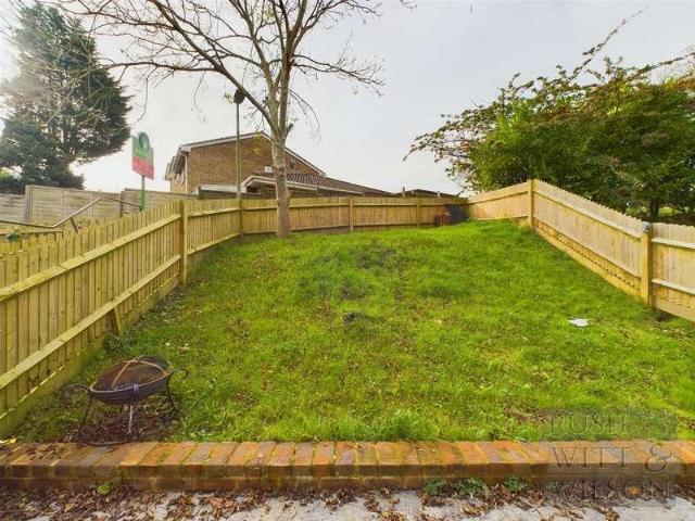 2 bed house for sale