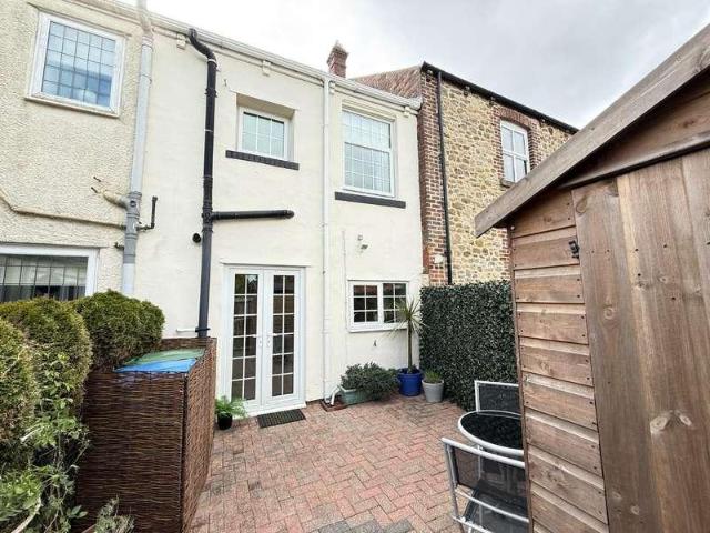 2 bed house for sale