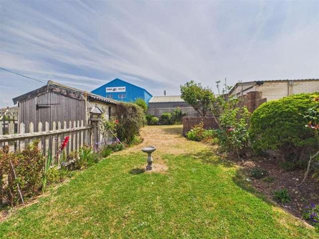 2 bed house for sale