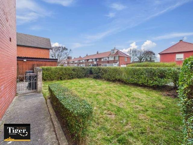 2 bed house for sale