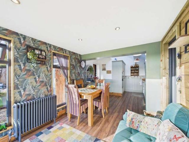 2 bed house for sale