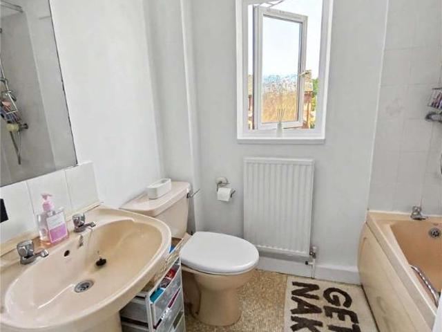 2 bed house for sale