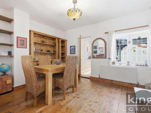 2 bed house for sale