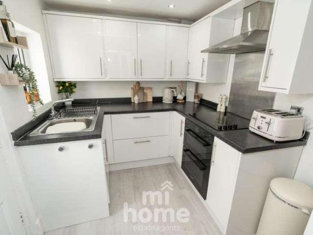 2 bed house for sale