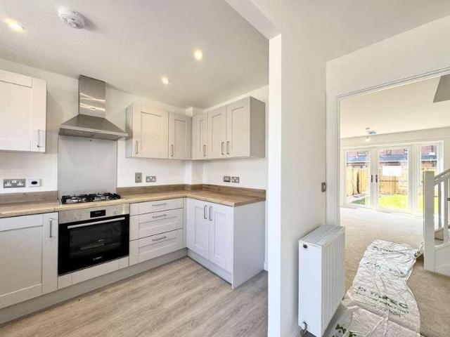 2 bed house for sale
